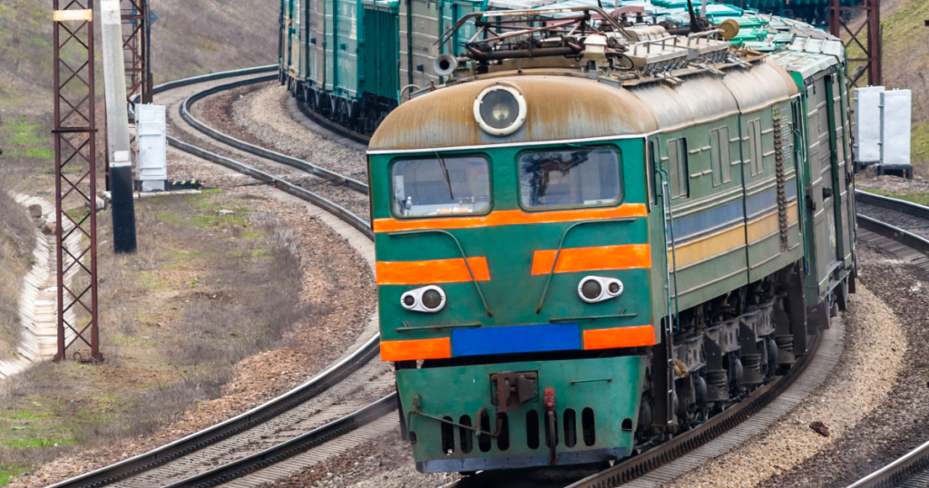 Ukrainian Railways transported 161 thousand tons of iron ore to Moldova ...